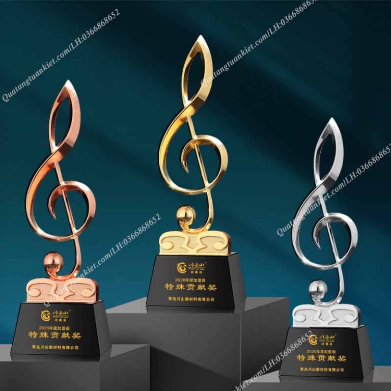 Cúp pha lê nốt nhạc mạ vàng đẹp,sang trọng hình khóa sol